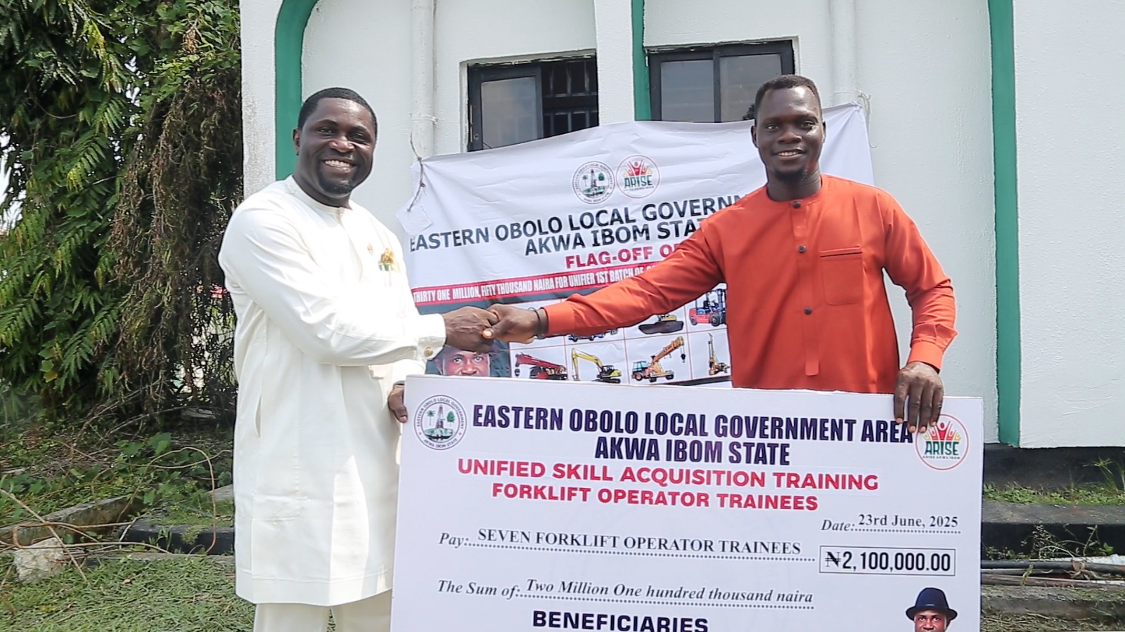 Eastern Obolo LG chairman gifts N31.5m to 60 indigenes - Citizendiary